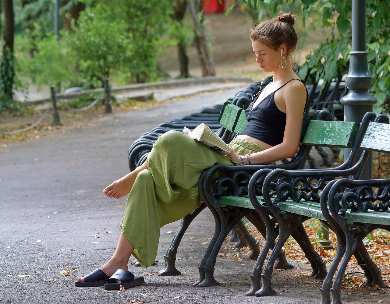 Woman Reading Park - Free photo on Pixabay