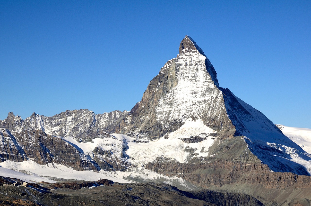 200,000+ Free The Matterhorn Under A Cloudy Sky & Matterhorn Images ...