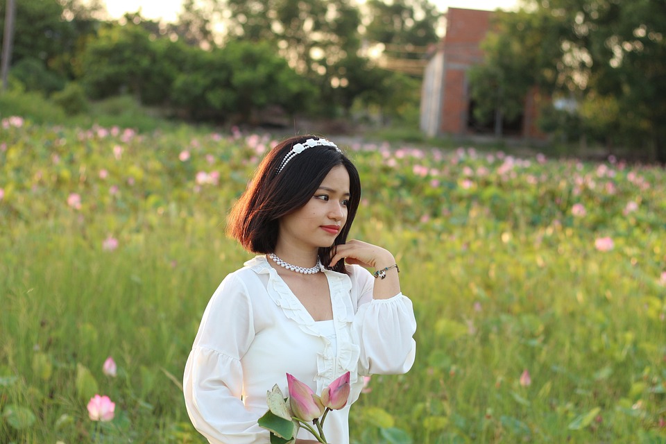 Vietnamese Woman Lotus Flowers - Free photo on Pixabay