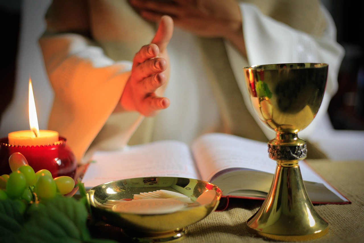 10,000+ Free Eucharist Adoration & Eucharist Images - Pixabay