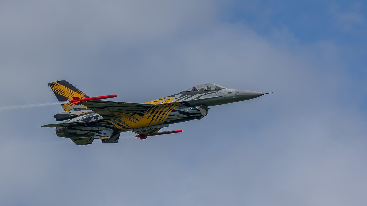 100+ Free F16 & F-16 Images - Pixabay