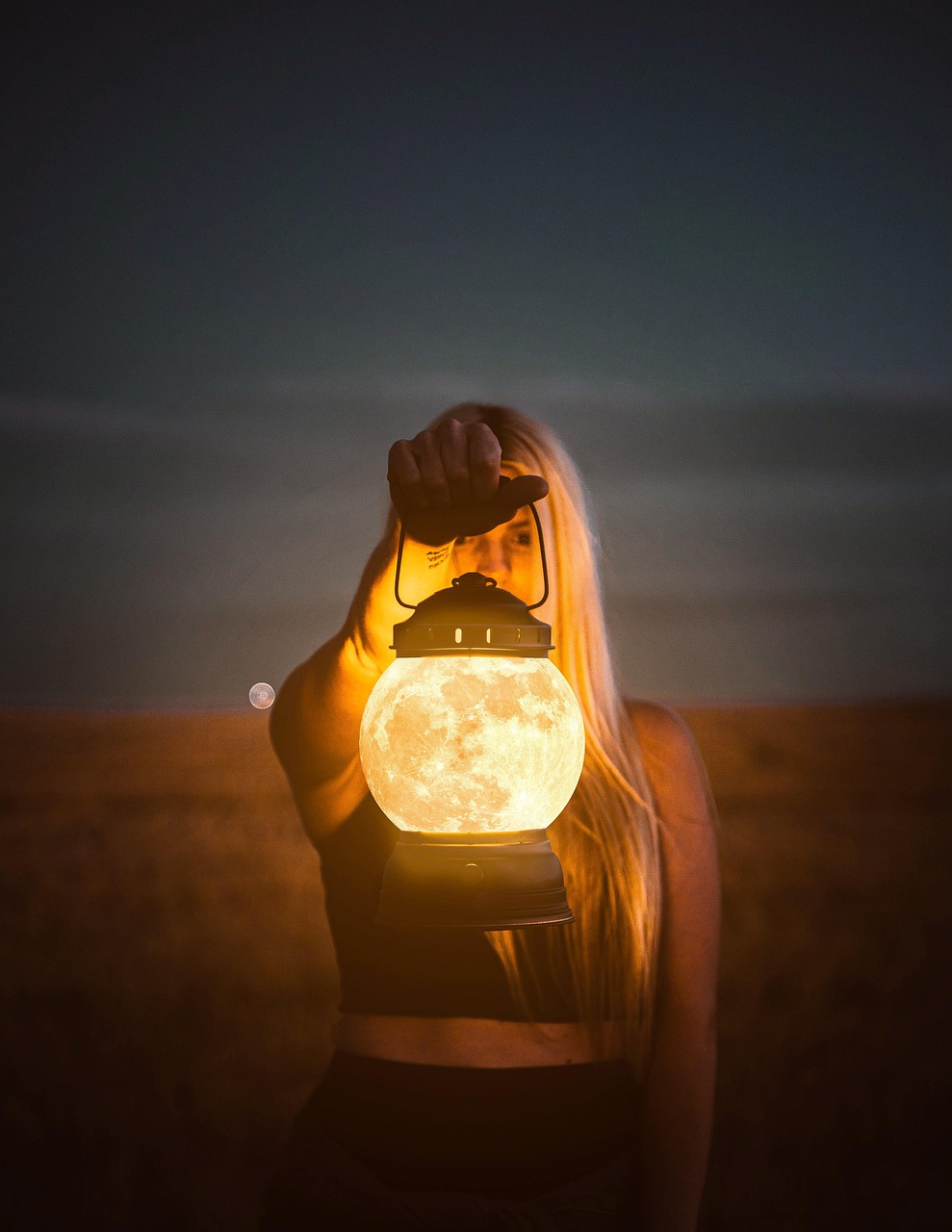 Moon Lantern Woman - Free photo on Pixabay