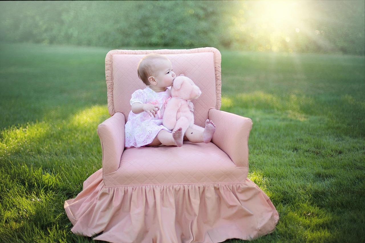Baby Girl Pink Chair Portrait - Free photo on Pixabay - Pixabay