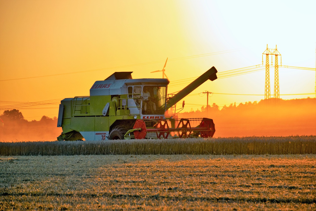 Combine Harvester Agricultural - Free photo on Pixabay
