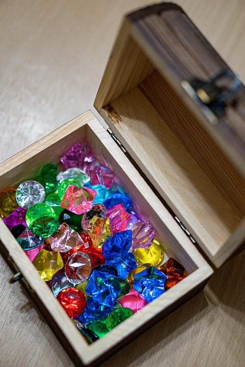 Jewels Treasure Chest Toys - Free photo on Pixabay