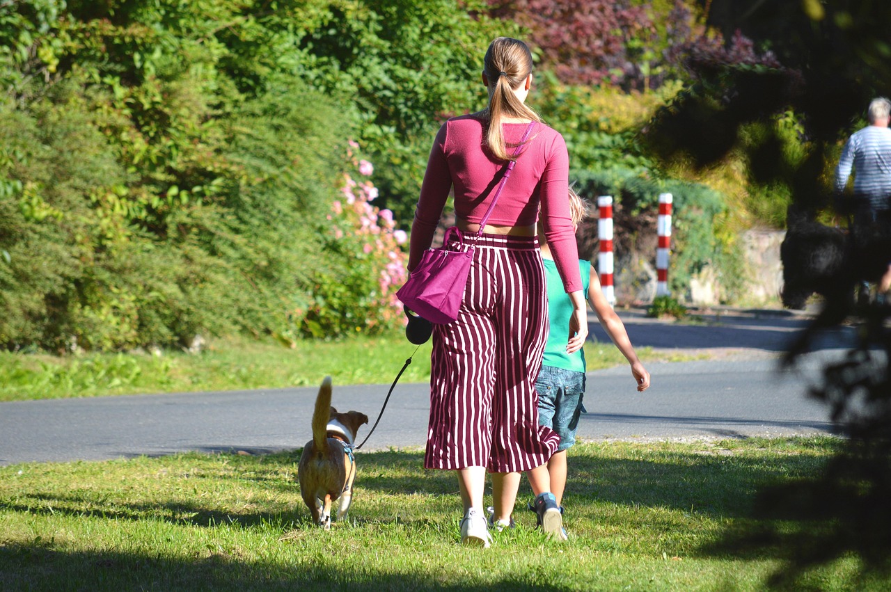 Mujer Niño Perro Animal - Foto gratis en Pixabay - Pixabay