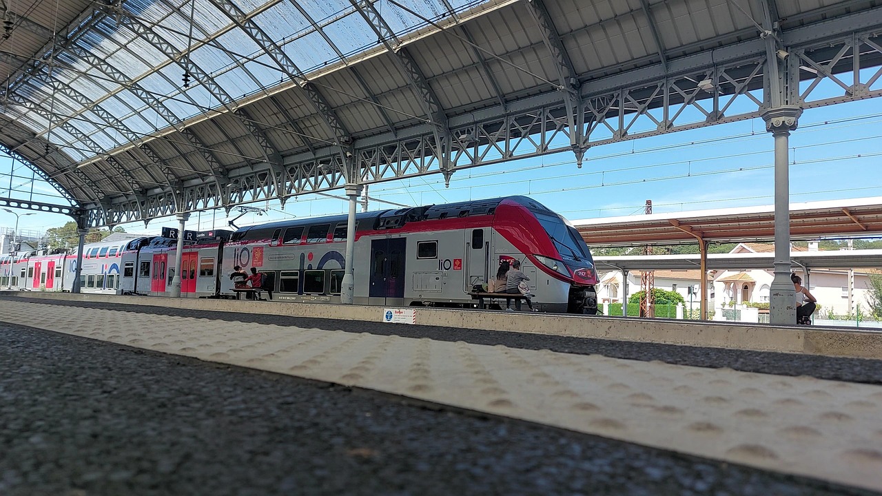 Train France Transportation - Free photo on Pixabay