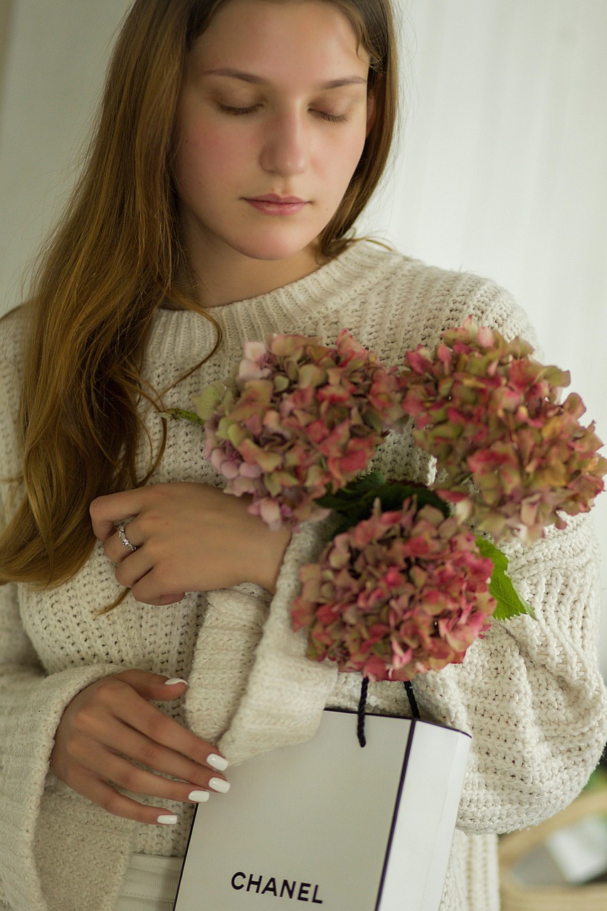 Beautiful Girl Aesthetics Flowers - Free photo on Pixabay - Pixabay
