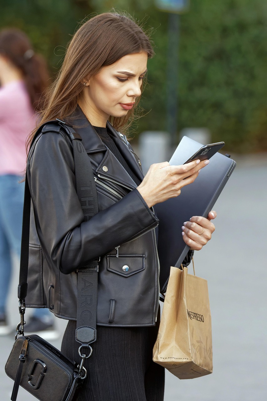 Woman Smartphone Leather Jacket - Free photo on Pixabay
