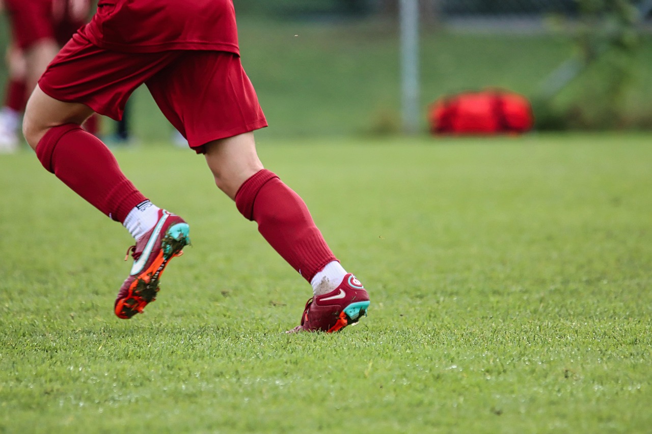 Footballer Football Soccer - Free photo on Pixabay - Pixabay