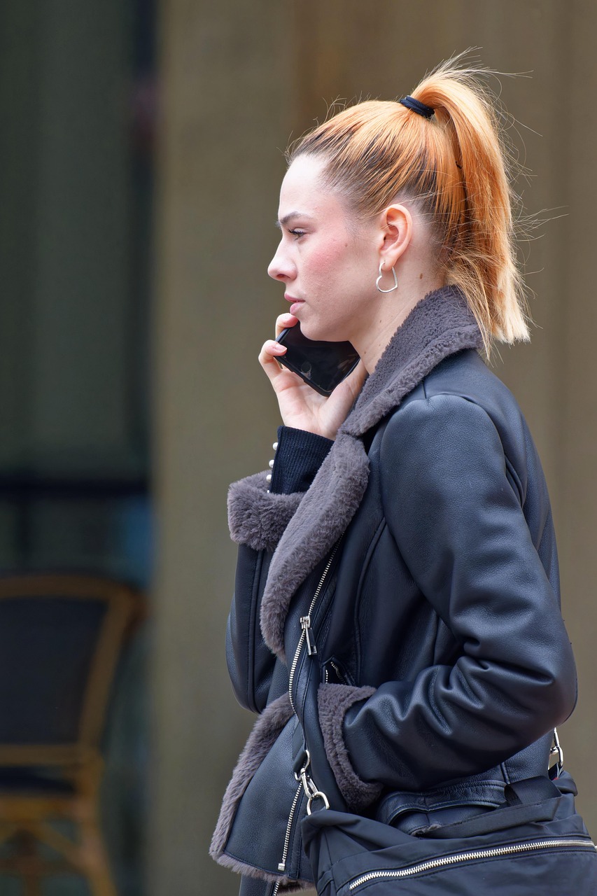 Girl Phone Call Outdoors - Free photo on Pixabay - Pixabay