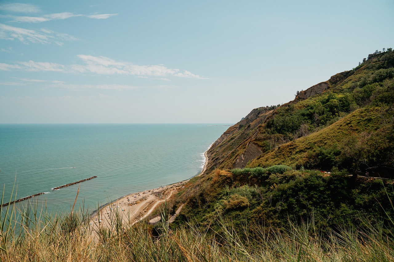 Morze Plaża Góry - Darmowe zdjęcie na Pixabay
