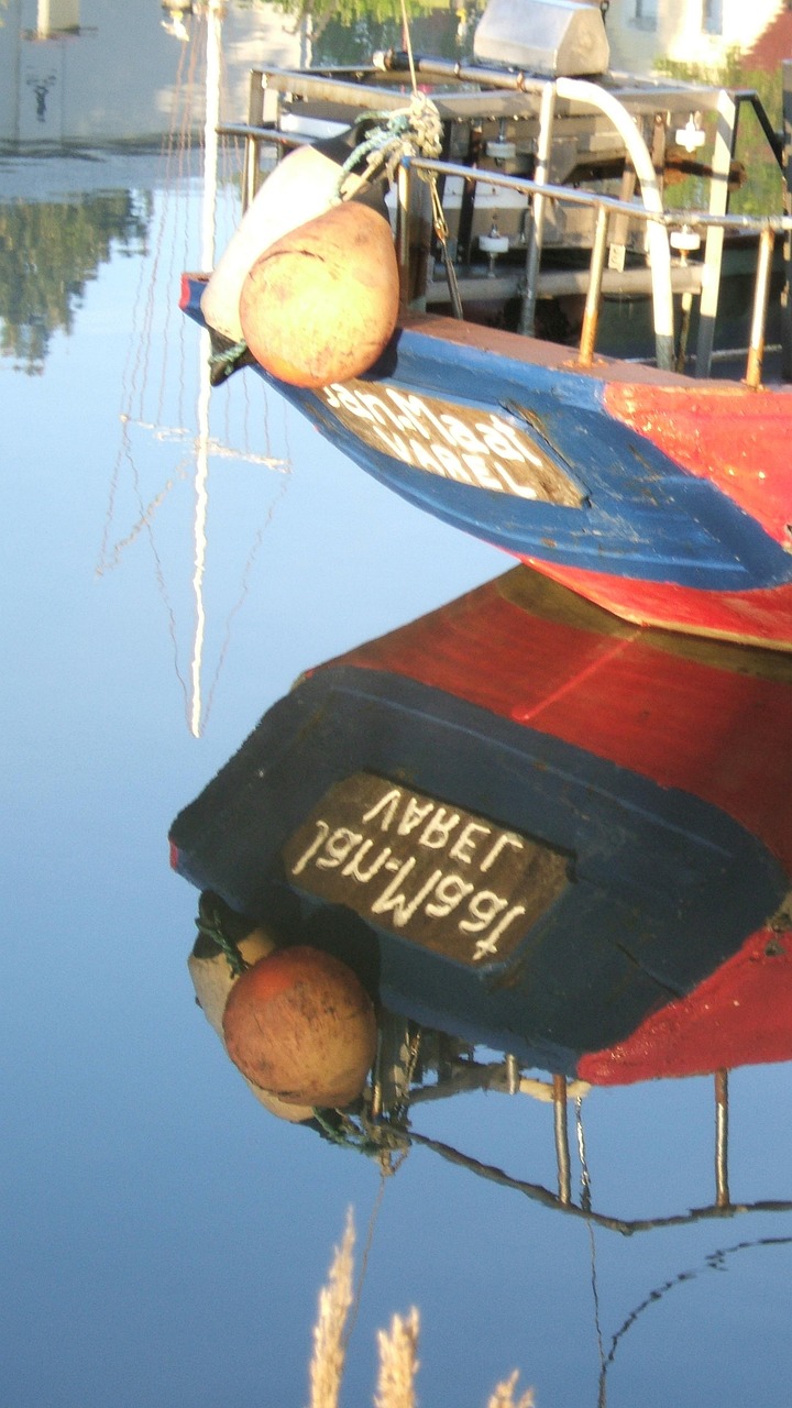 Boat Reflection - Free photo on Pixabay - Pixabay
