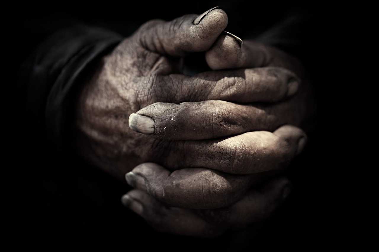 70,000+ Free Two People Shaking Hands & People Photos - Pixabay