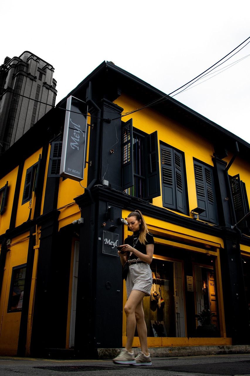 Woman Street Singapore - Free photo on Pixabay - Pixabay