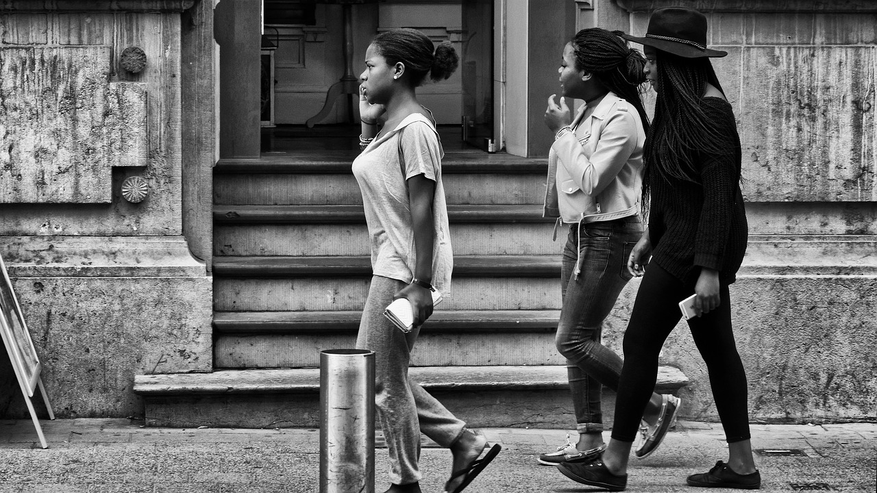Women Walking Sidewalk - Free photo on Pixabay - Pixabay