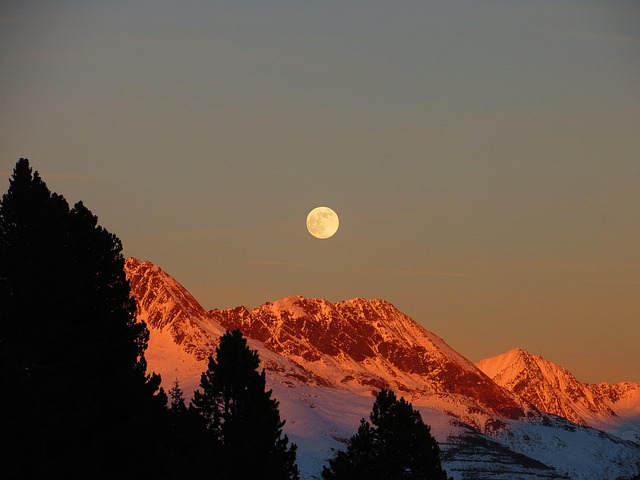 南蒂罗尔山脉上空的满月 满月 山 - Pixabay上的免费照片 - Pixabay