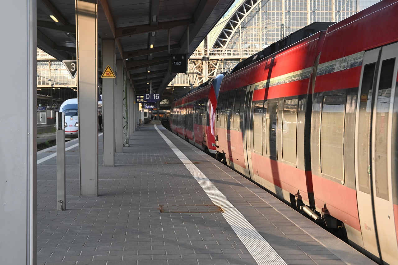Zug Bahnhof Eisenbahn - Kostenloses Foto auf Pixabay - Pixabay