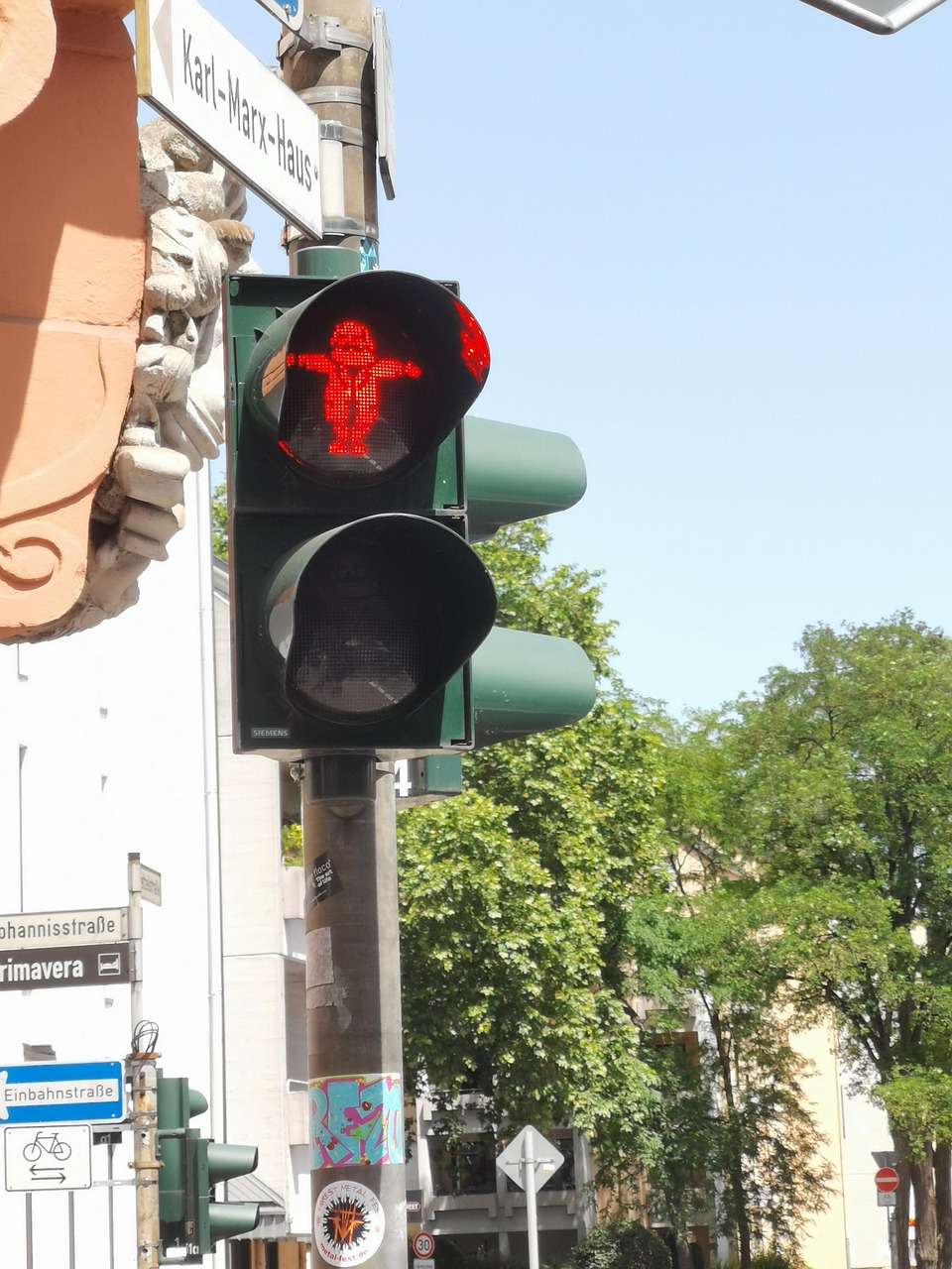 Karl Marx As A Traffic Light Man - Free photo on Pixabay - Pixabay