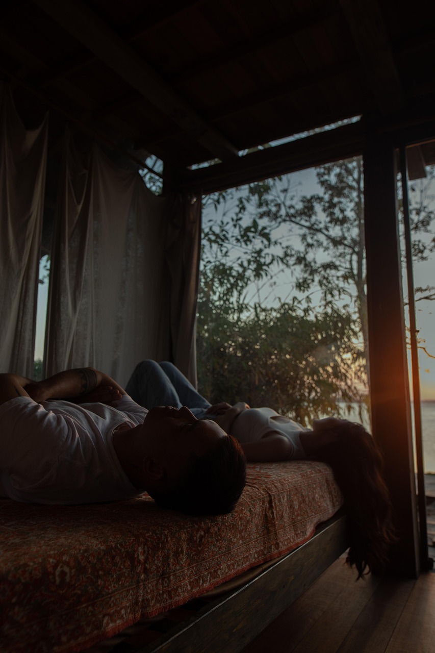 Pareja Cama Acostada - Foto gratis en Pixabay