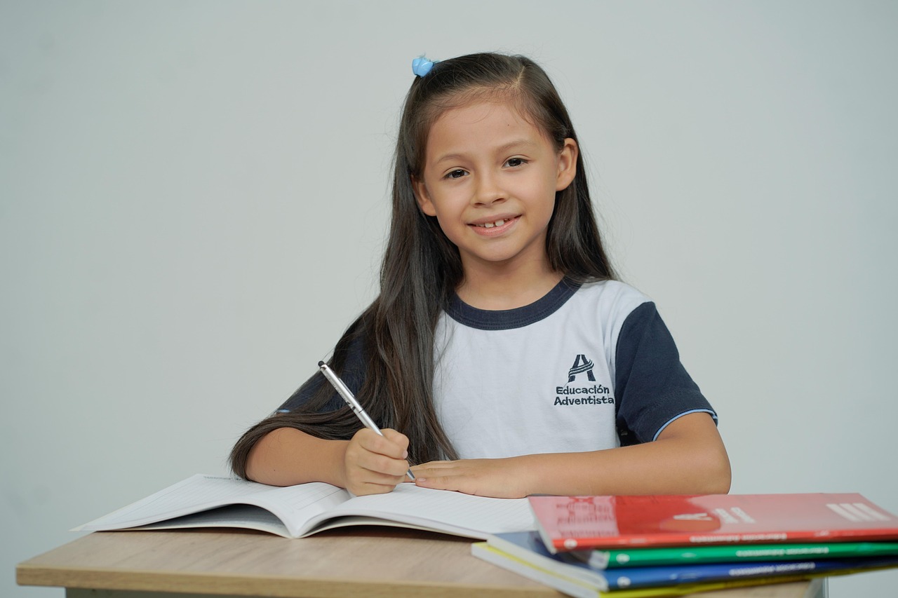 7,000+ Free Engaged Students & Student Images - Pixabay