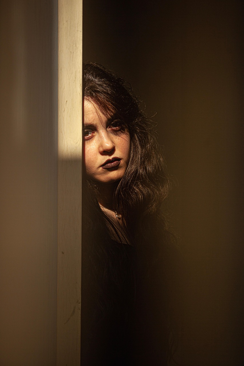 100,000+ Free Alone Sad Girl & Sad Images - Pixabay
