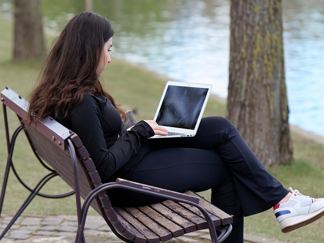 Girl Laptop Sitting - Free photo on Pixabay