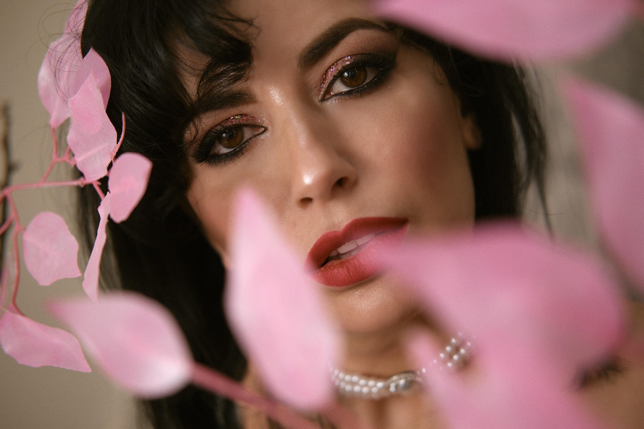 7,000+ Free Feminine & Woman Images - Pixabay