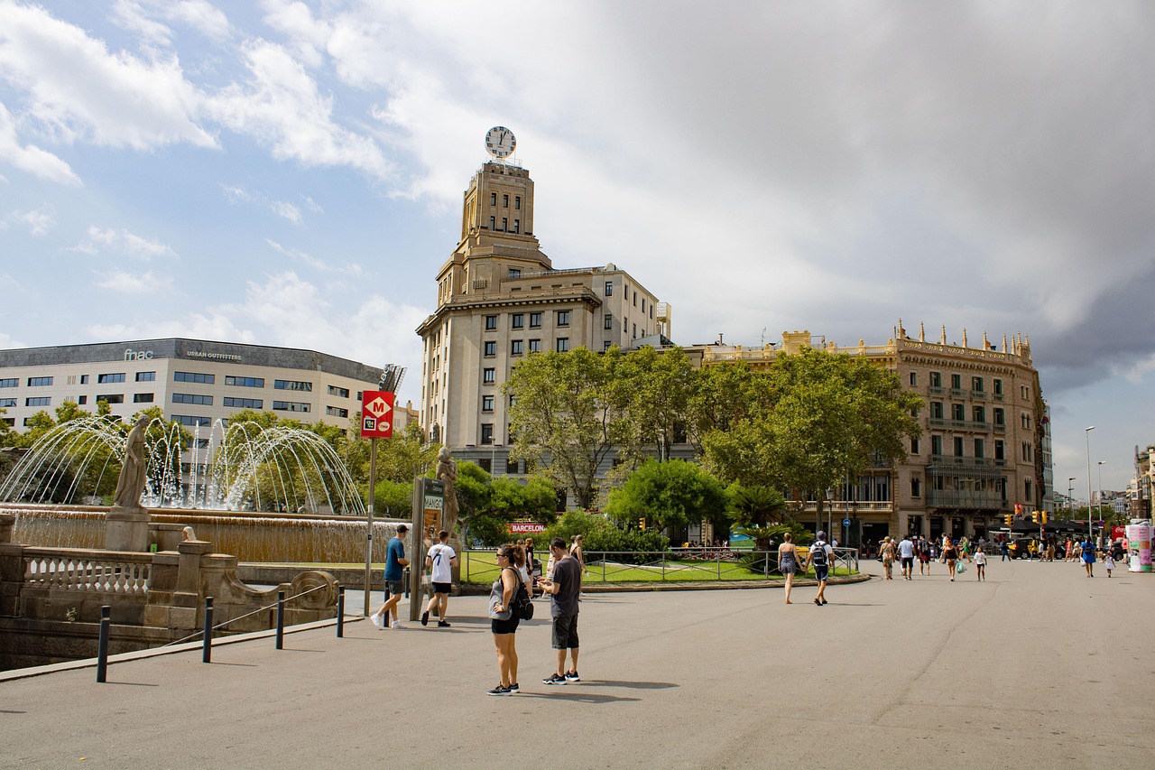 Images Of Plaza In Barcelona Spain