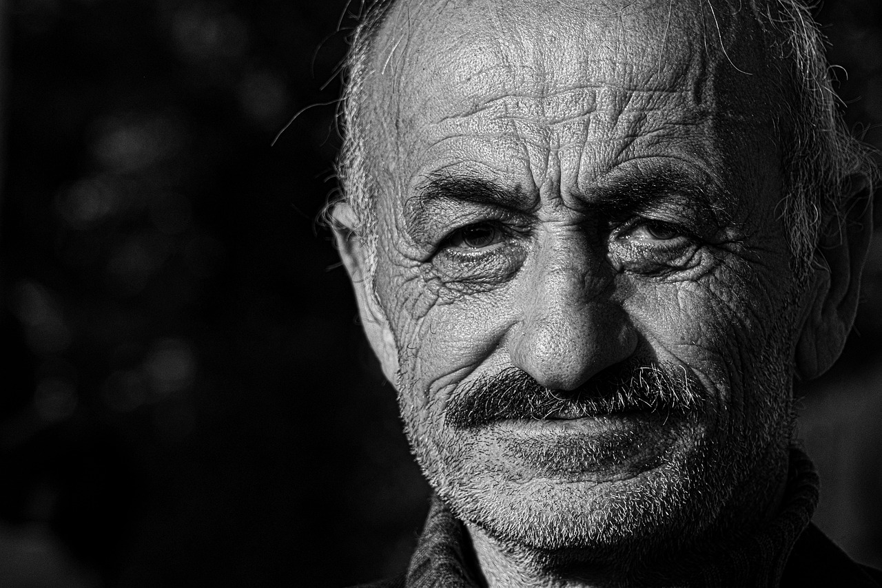 Homem Idoso Aposentado - Foto gratuita no Pixabay - Pixabay