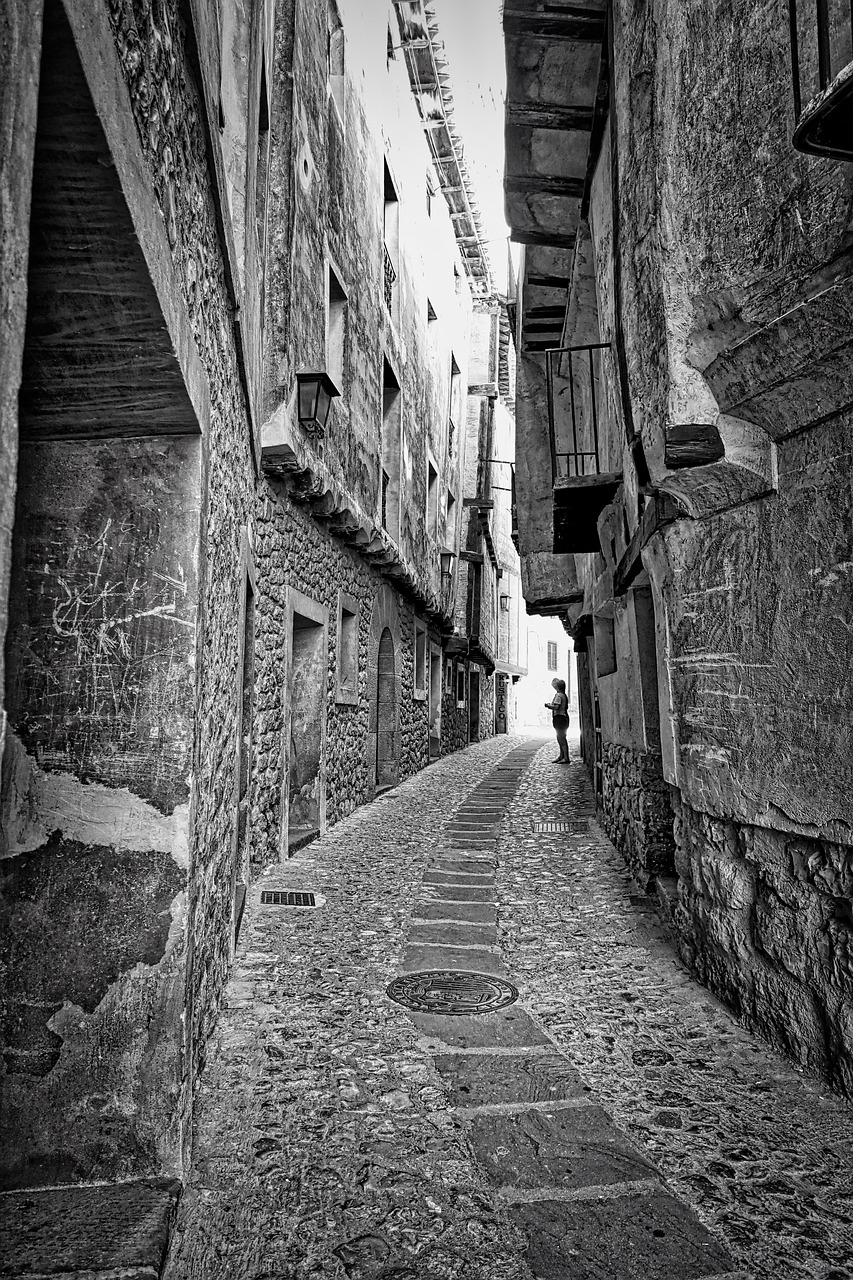 Lone Street Narrow - Free photo on Pixabay - Pixabay