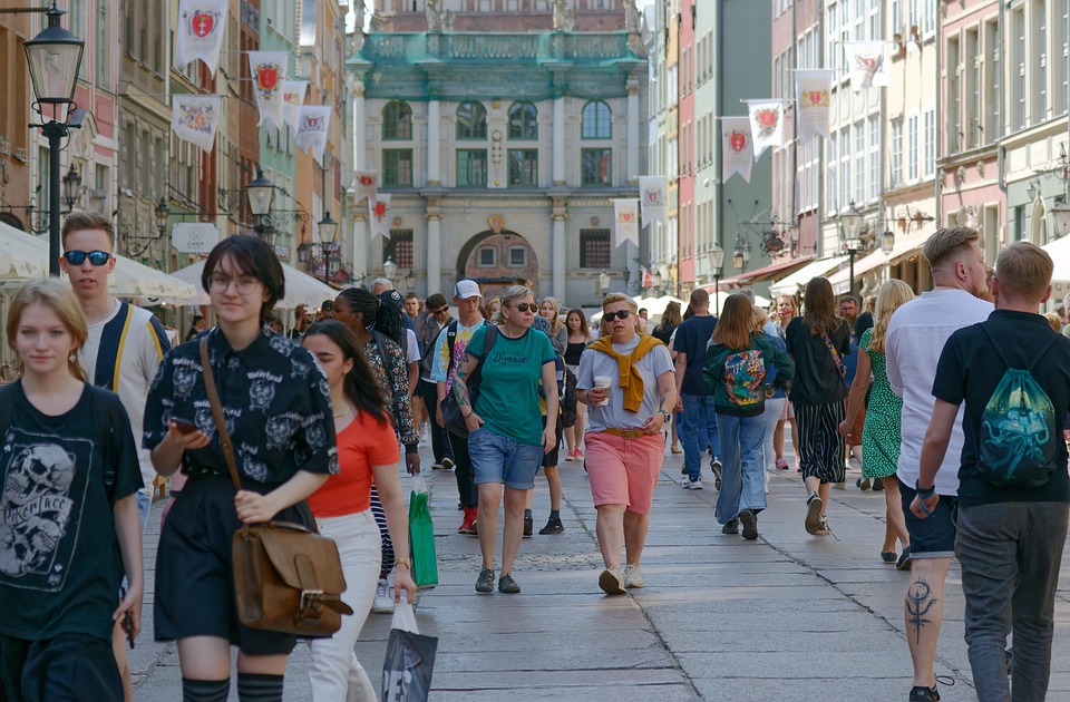 Tourists Walking Pavement - Free photo on Pixabay - Pixabay
