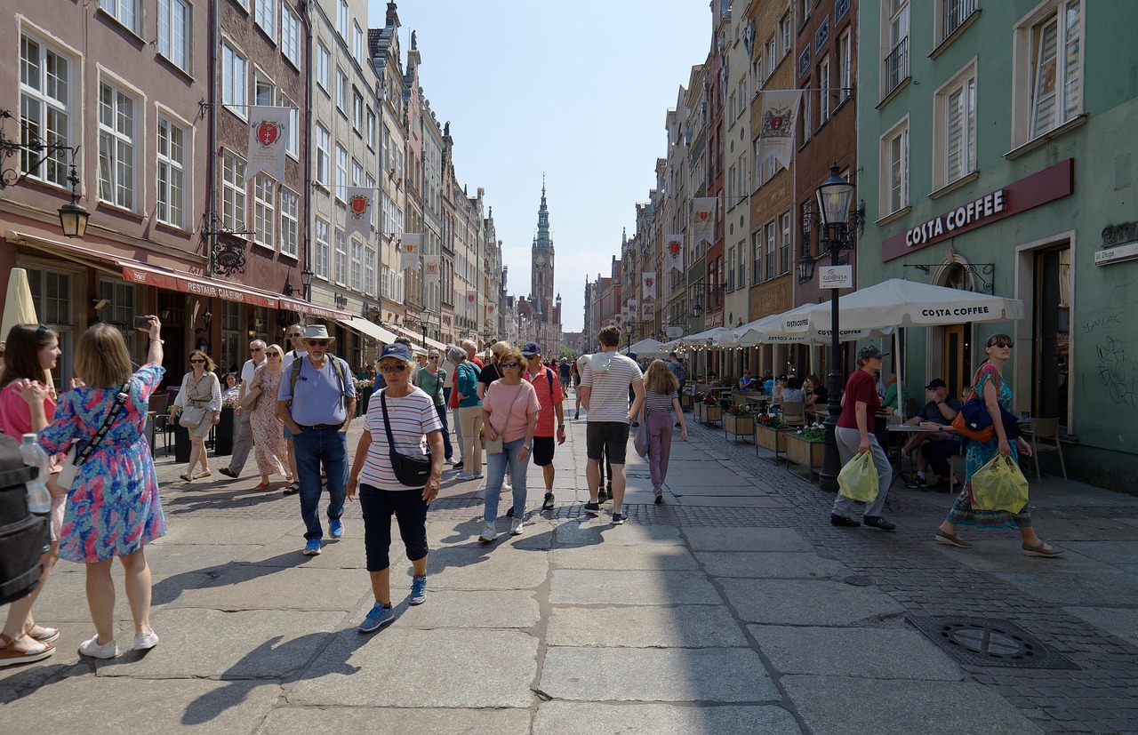 Buildings Crowd Tourists - Free photo on Pixabay - Pixabay