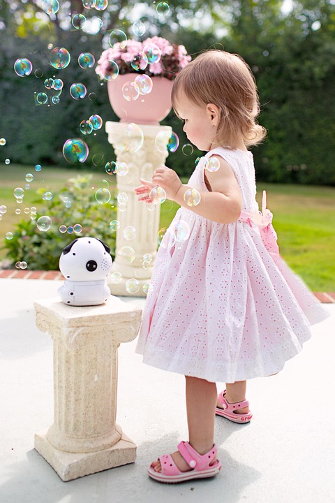 Girl Bubbles Bubble Machine - Free photo on Pixabay