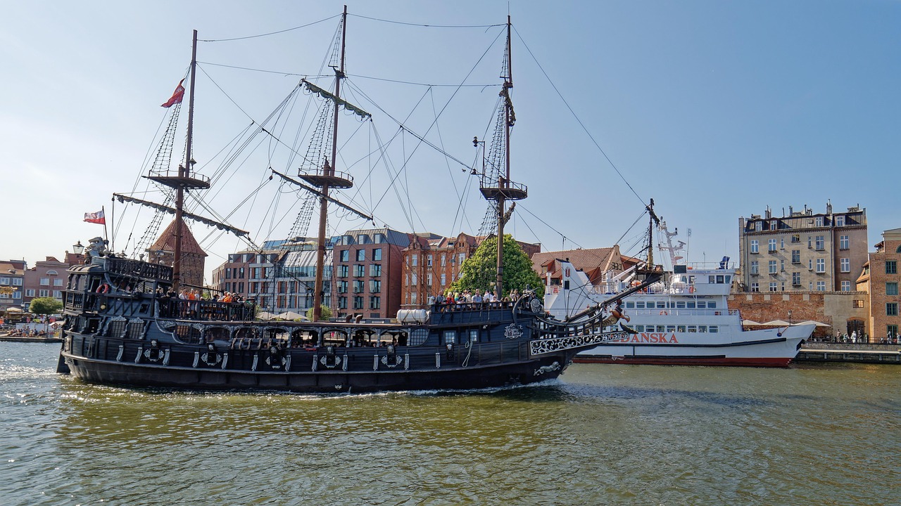 60,000+ Free Historic Vessel & Vessel Images - Pixabay
