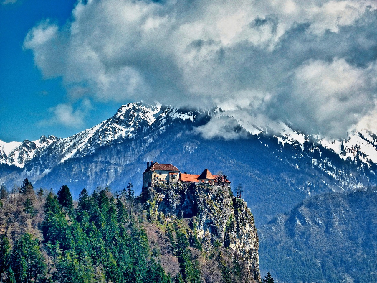 Château Colline Montagnes - Photo gratuite sur Pixabay - Pixabay