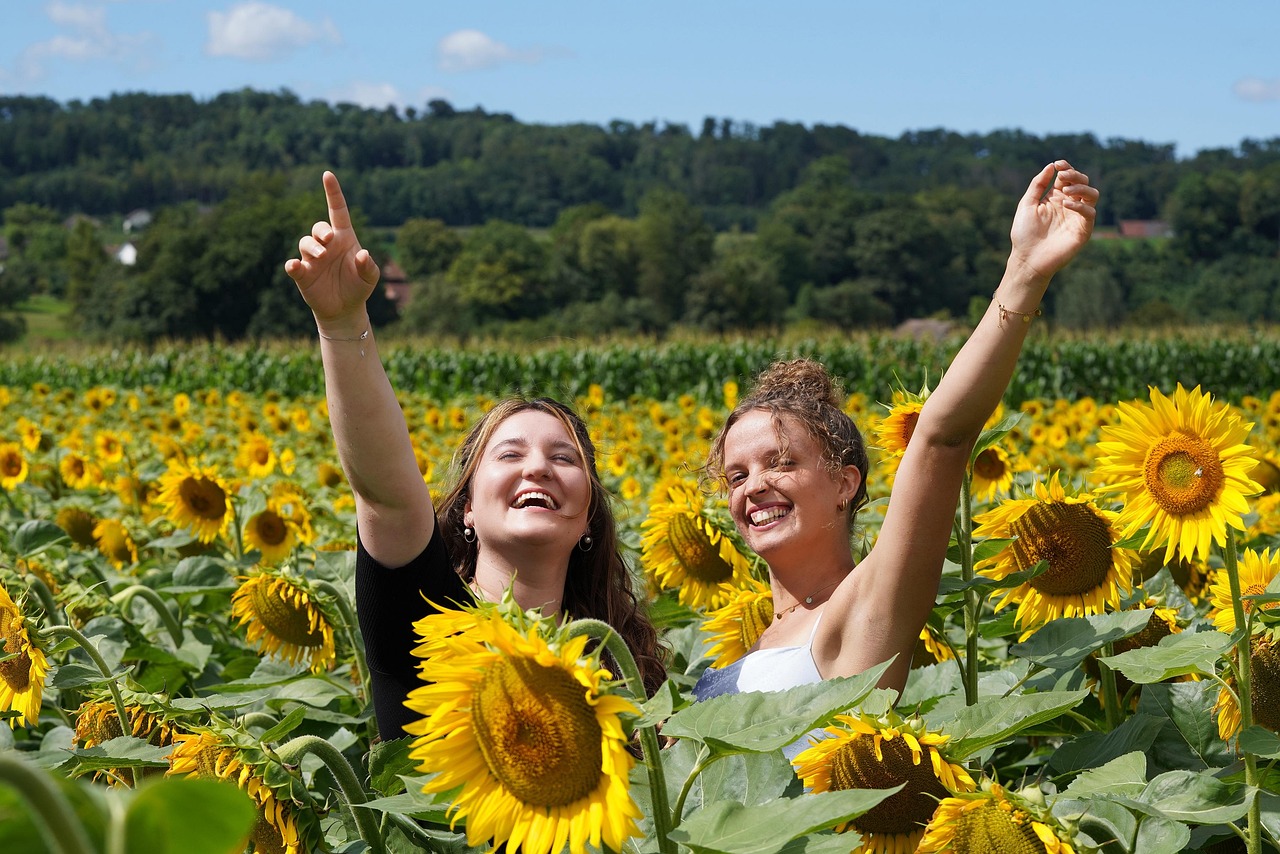 Women Sunflowers Happy - Free photo on Pixabay - Pixabay