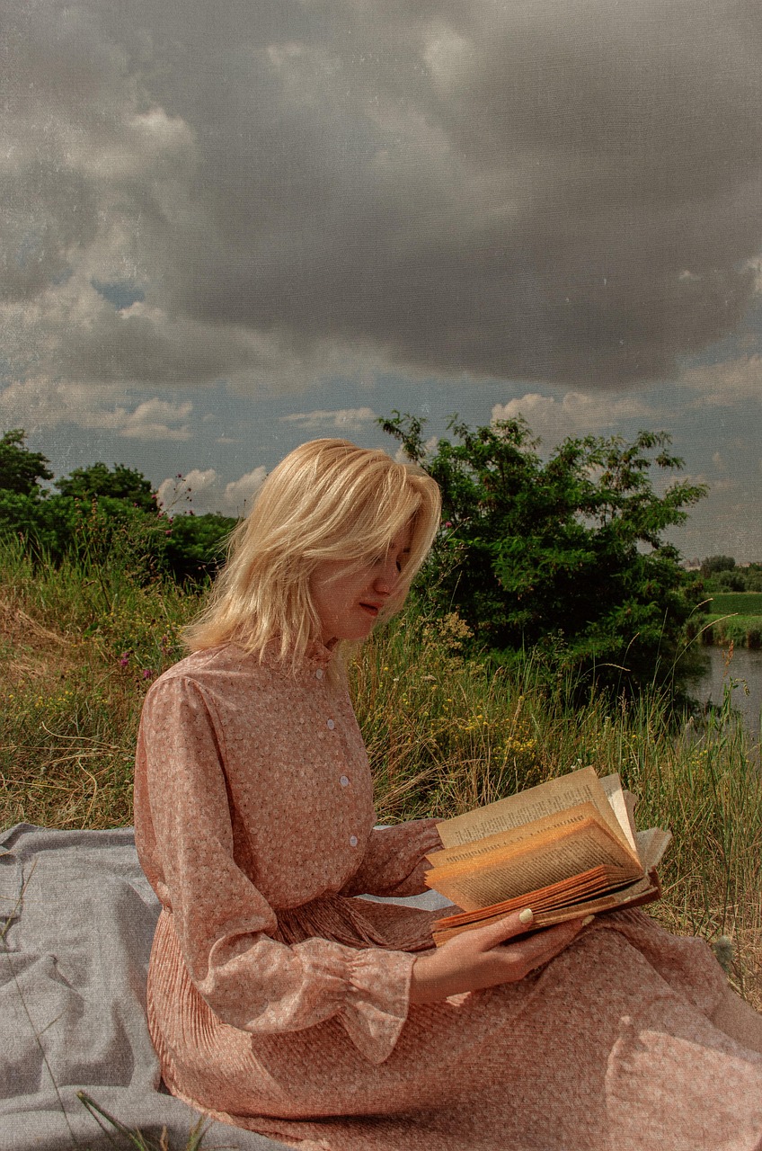 Book Woman Reading - Free photo on Pixabay - Pixabay
