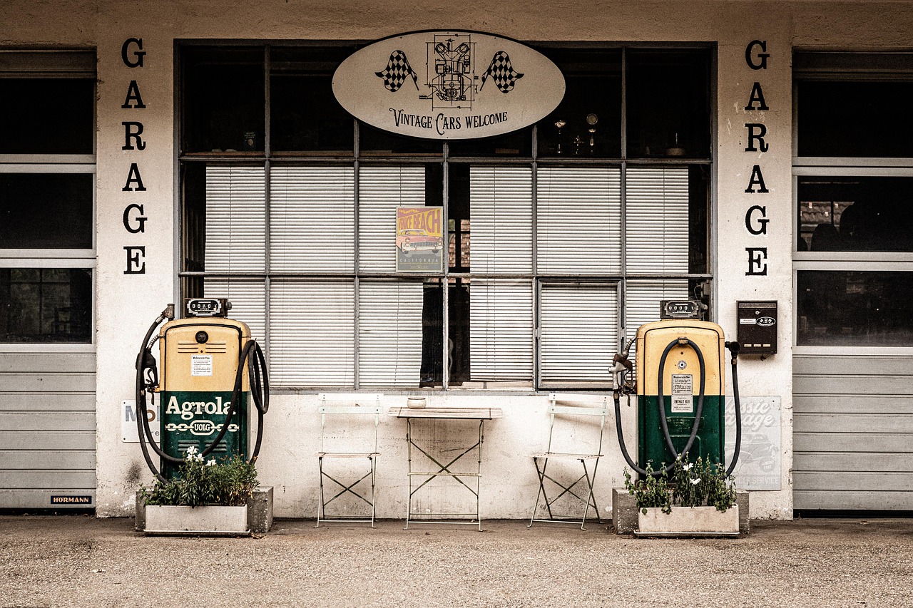 1,000+ Free Fuel & Gas Station Images - Pixabay