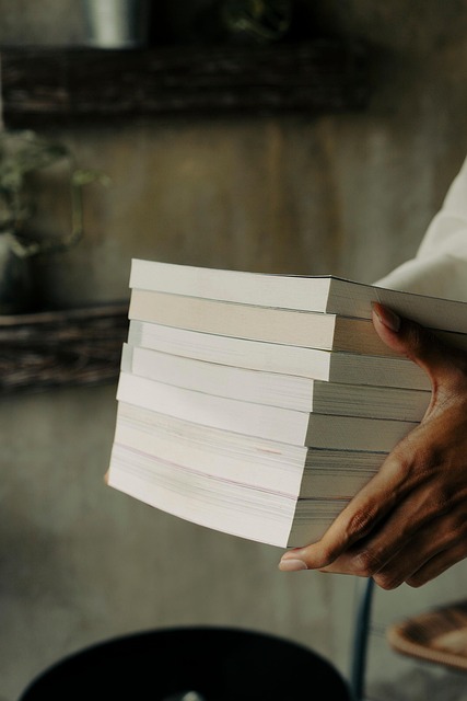 7,000+ Free Stacked Documents & Paper Images - Pixabay