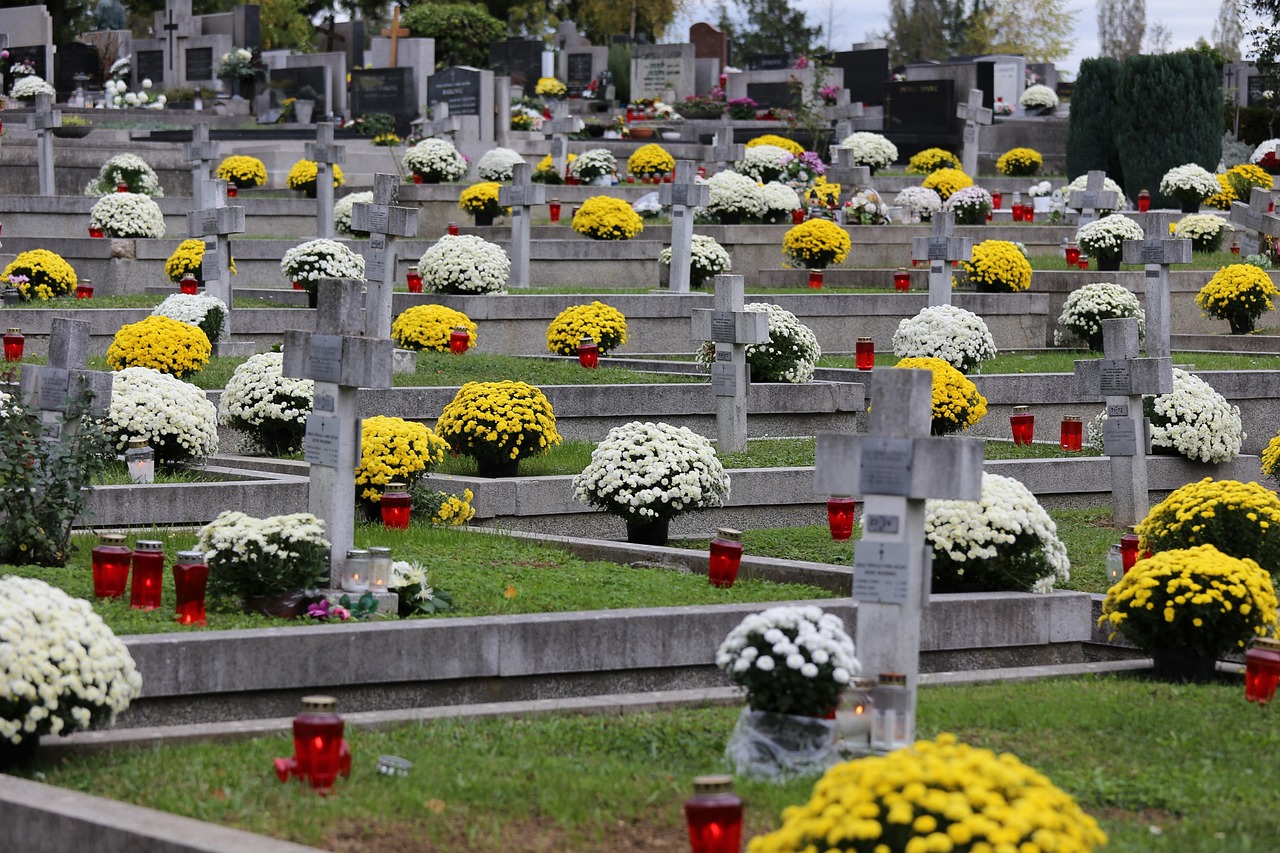 Cemetery Flower Arrangements All - Free photo on Pixabay