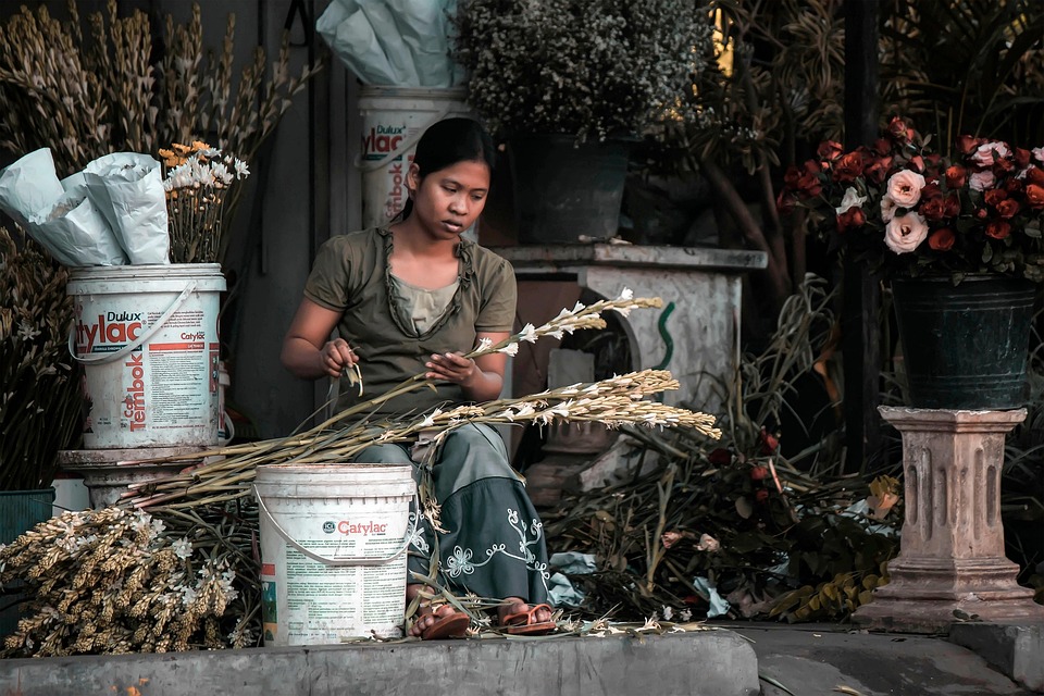 Woman Flowers Florist - Free photo on Pixabay