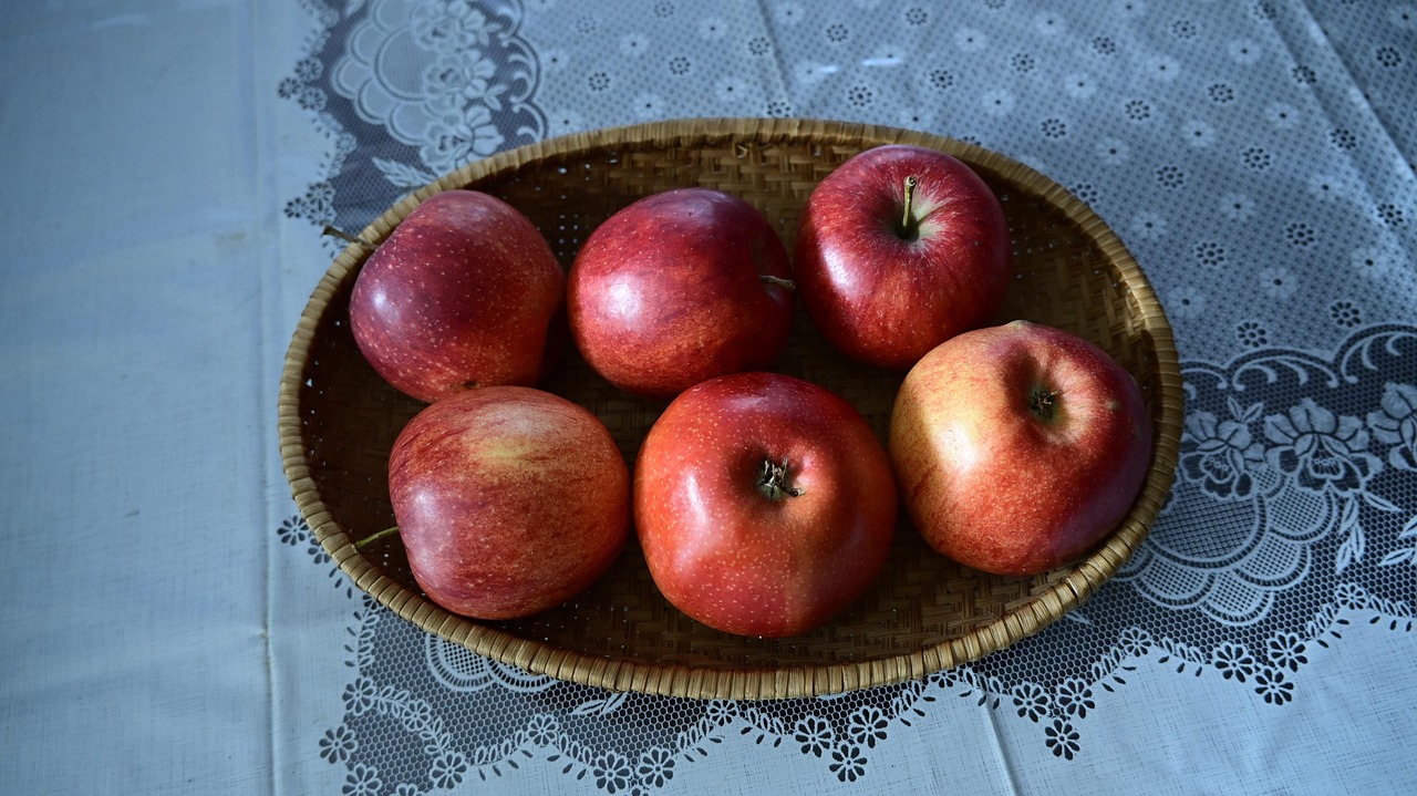 Apples Fruit Fresh - Free photo on Pixabay - Pixabay