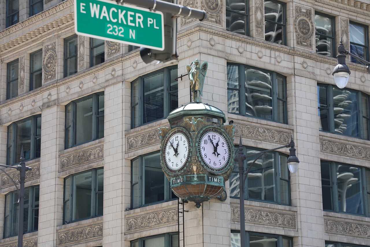 Clock East Whacker Chicago - Free photo on Pixabay - Pixabay