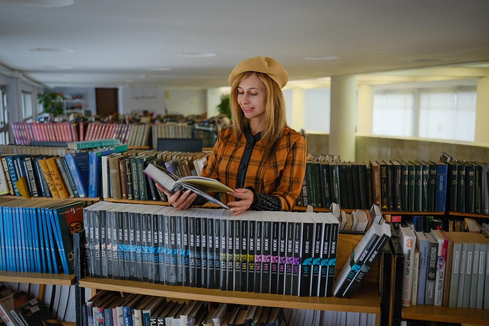 Woman Librarian Library - Free photo on Pixabay - Pixabay
