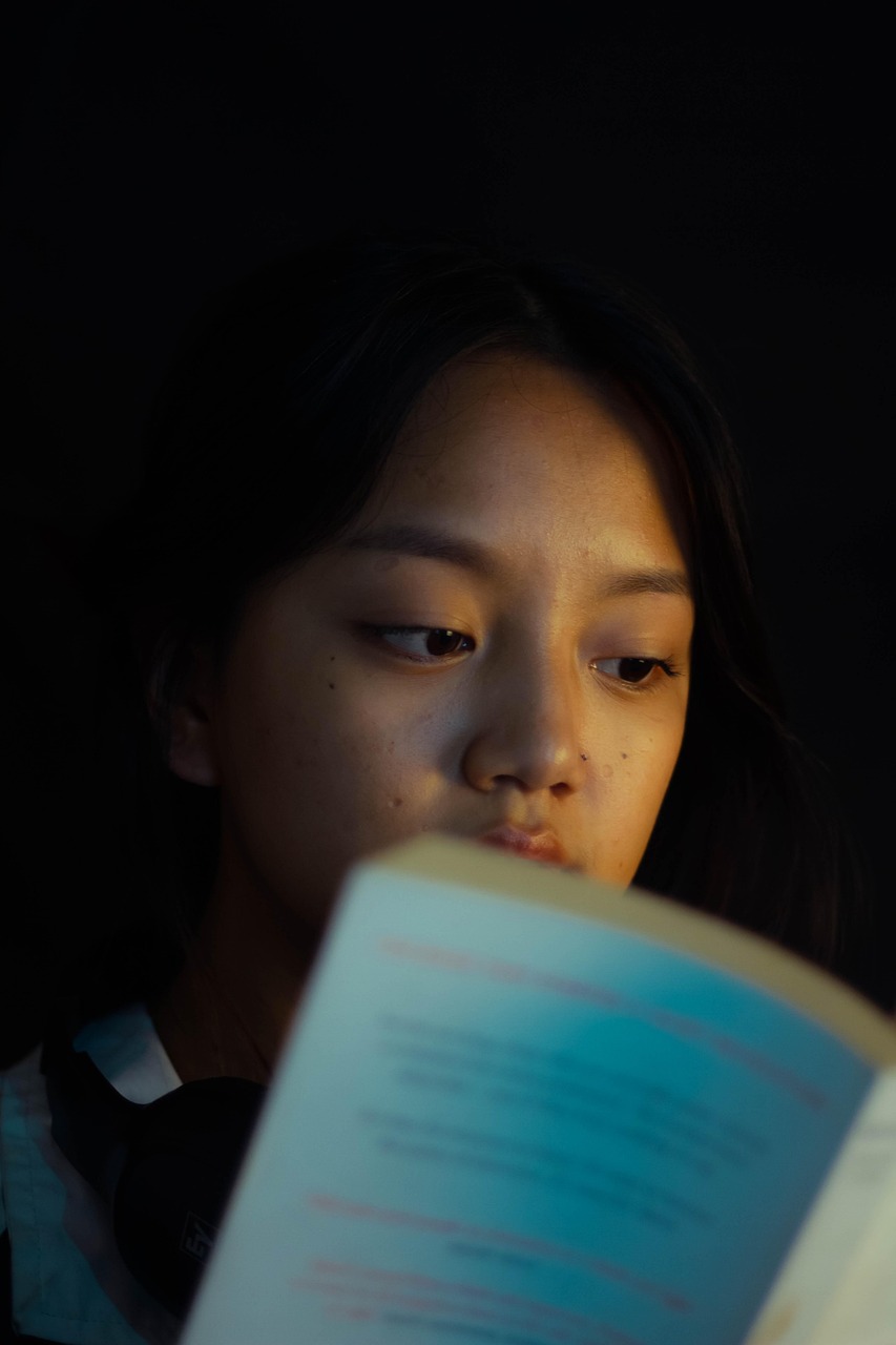 Woman Reading Book - Free photo on Pixabay - Pixabay