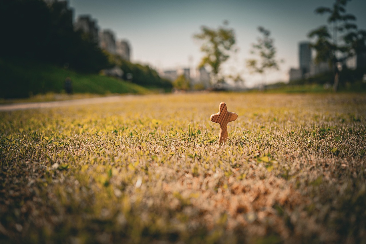 Wooden Cross Grass Park - Free photo on Pixabay - Pixabay