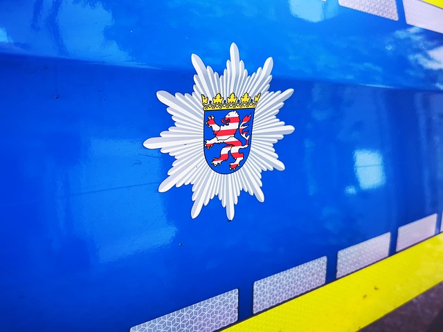 Streifenwagen Polizeistern 110 - Kostenloses Foto auf Pixabay - Pixabay
