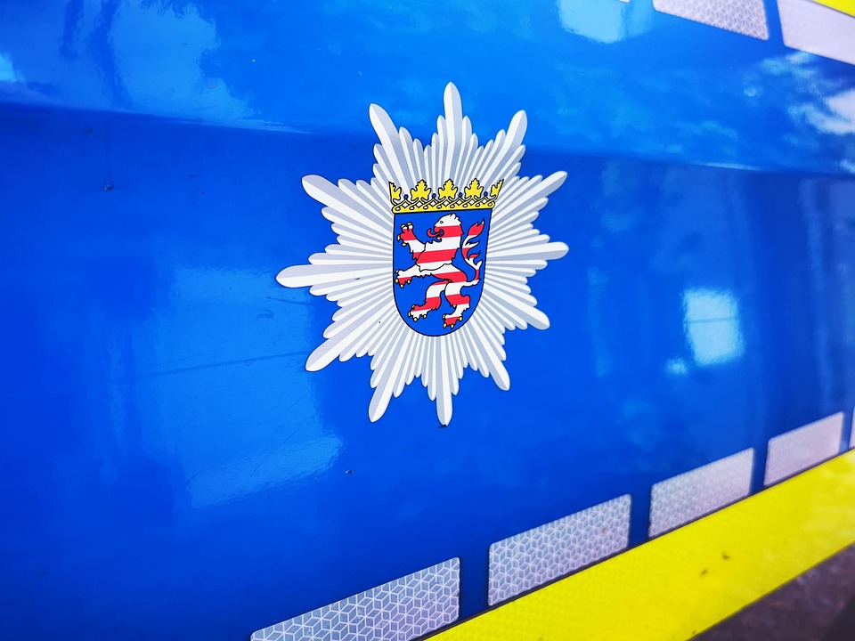 Streifenwagen Polizeistern 110 - Kostenloses Foto auf Pixabay - Pixabay
