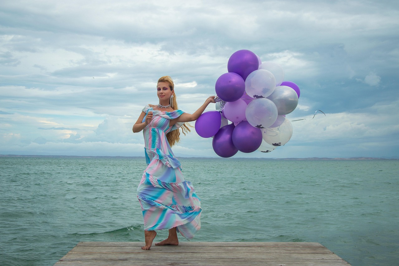 Mujer Playa Globos - Foto gratis en Pixabay